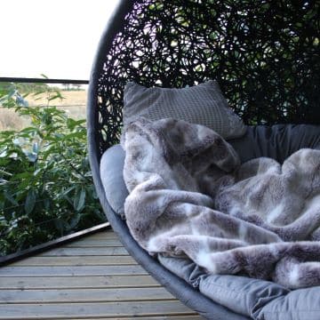 Happenoak Treehouse | Cambridge UK – Luxury treehouse holidays. Book ...